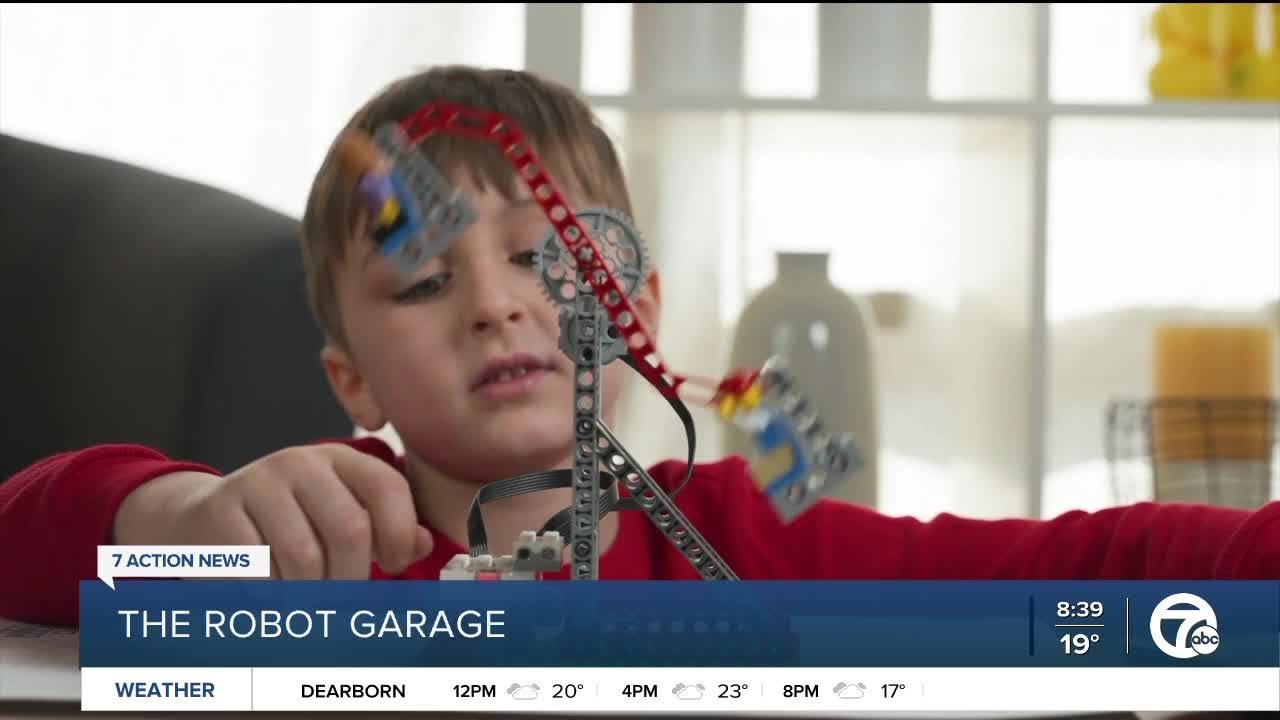 The Robot Garage | Robot Maniak